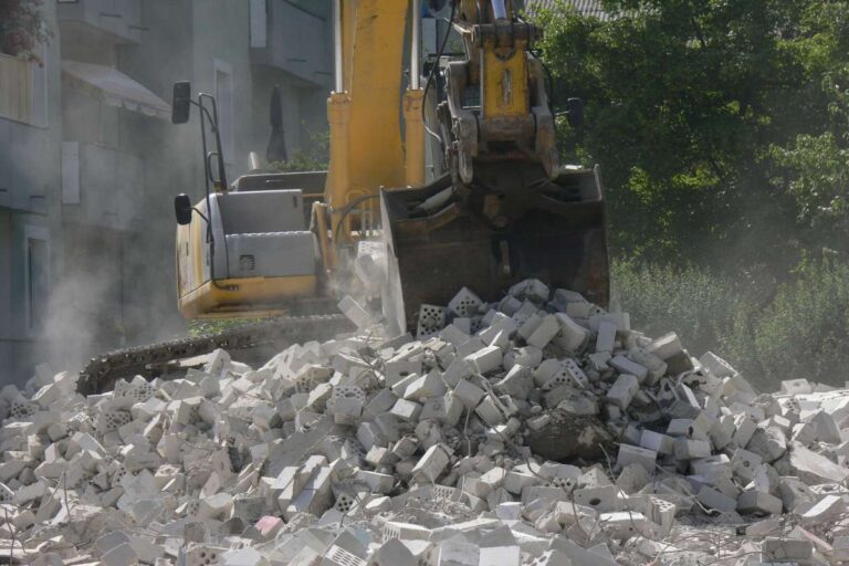 Construction Site Waste Management: Best Practices for Builders ...